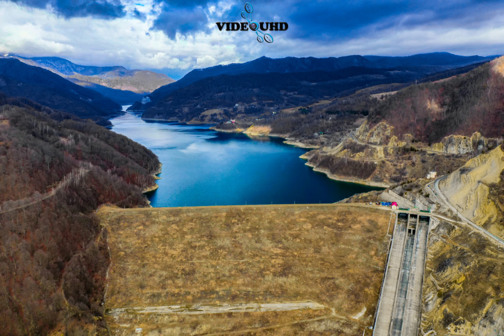 LACUL ȘI BARAJUL SIRIU – al doilea cel mai mare baraj din ROMÂNIA