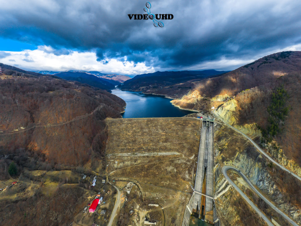 LACUL ȘI BARAJUL SIRIU – al doilea cel mai mare baraj din ROMÂNIA